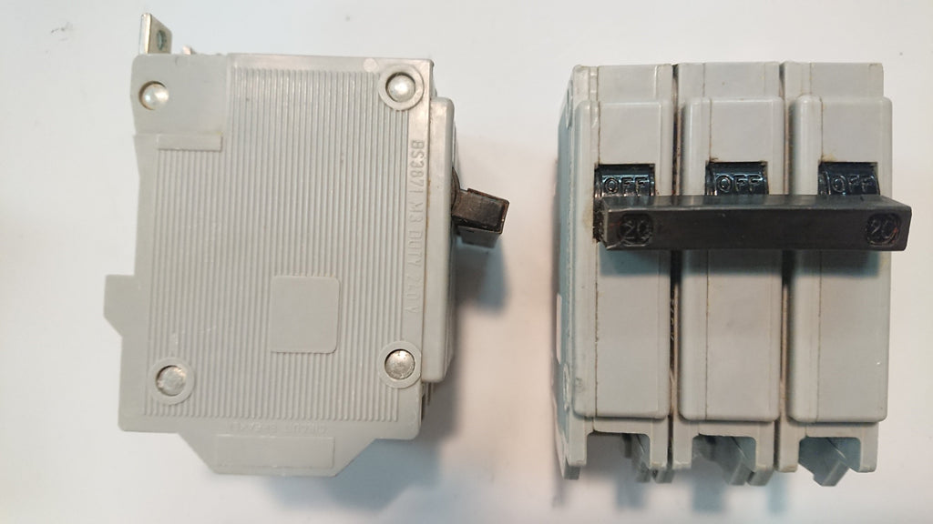 20A 3-Pole 240V Circuit Breaker - Sylvania/Commander - (QBH 320 ...